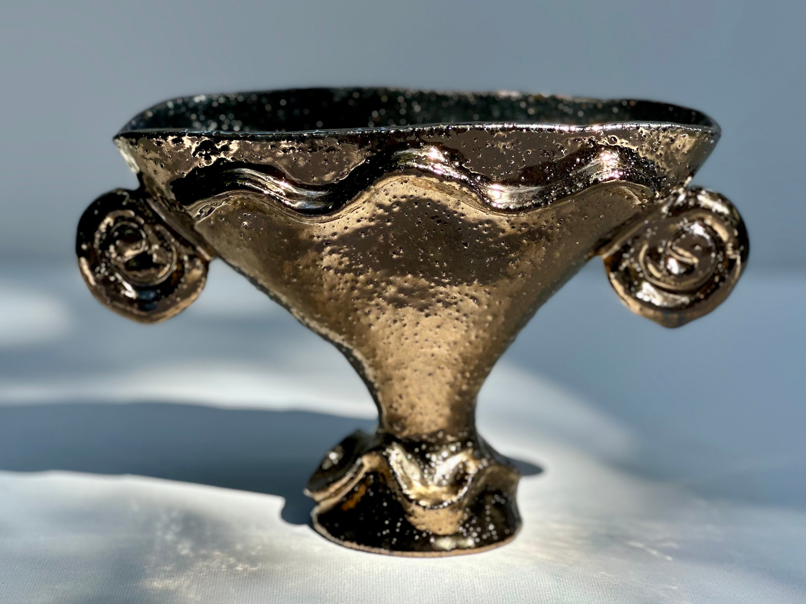 Sophia, Aztec Gold Trophy – Nest Ceramics